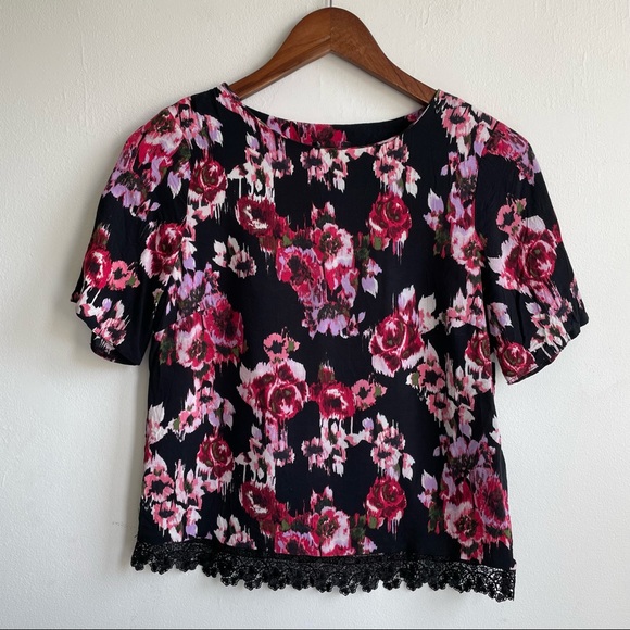 F&F | Tops | Roses Blouse W Lace Hem Detail Short Sleeve Floral Top W ...